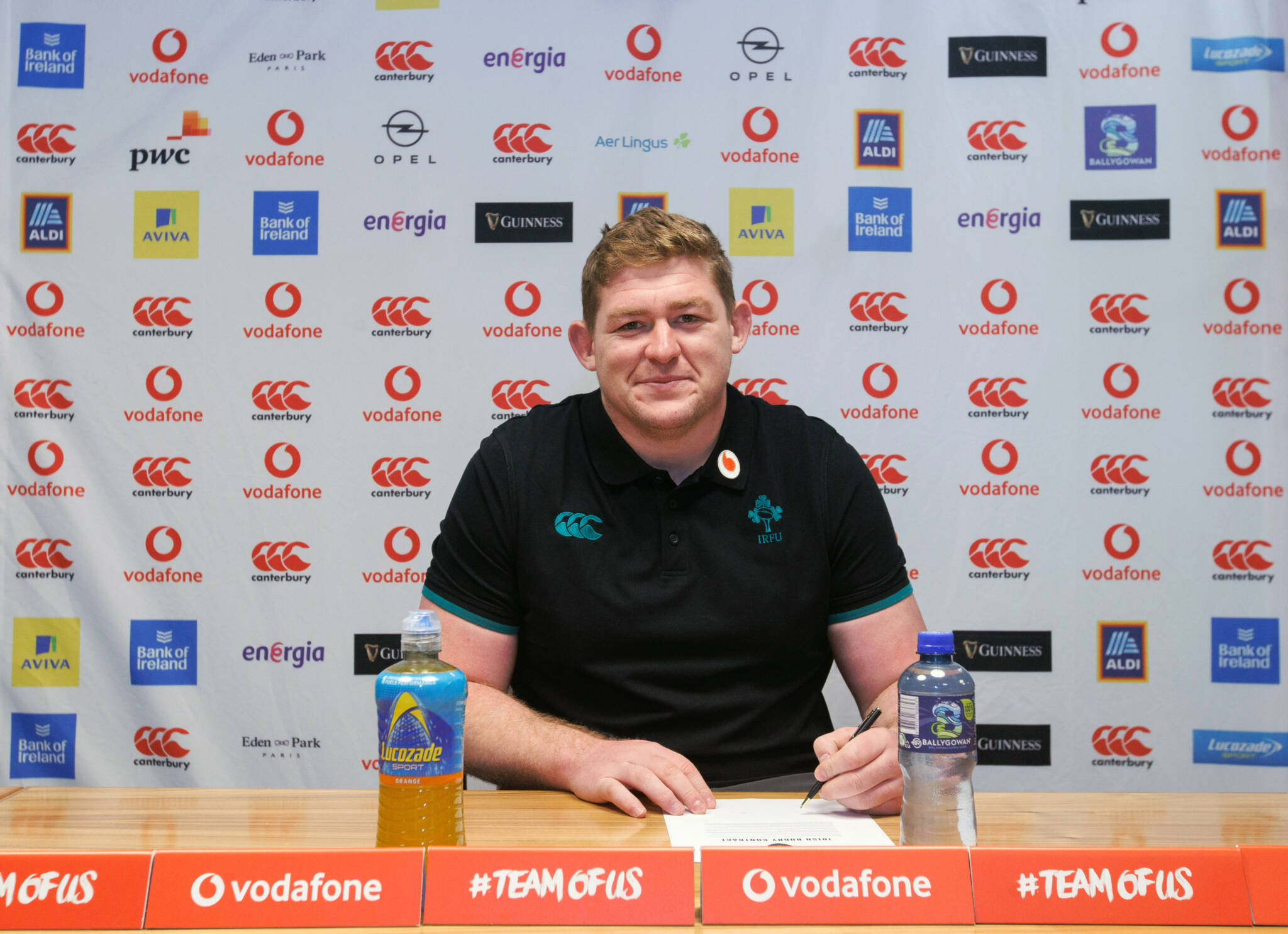 Irish Rugby | Furlong Signs IRFU Contract Extension To 2027